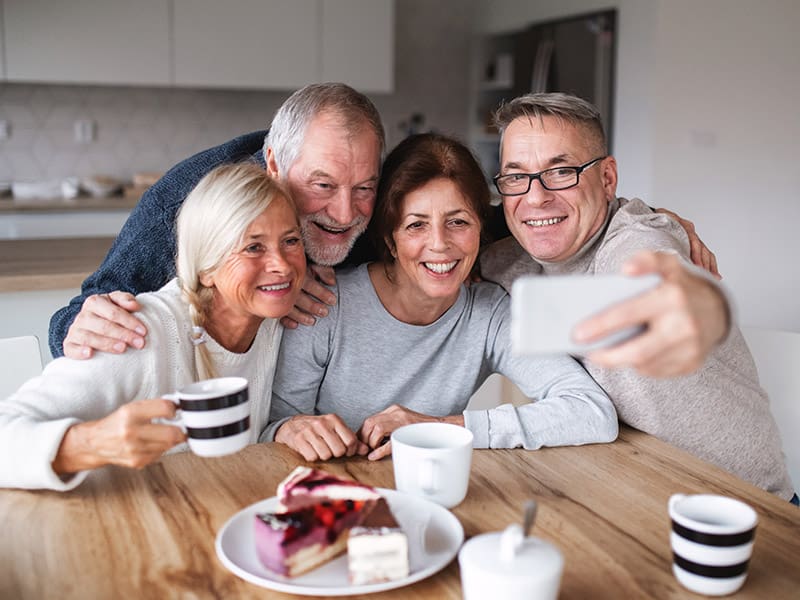 How to Make Friends as You Age | The Fairways at Bey Lea